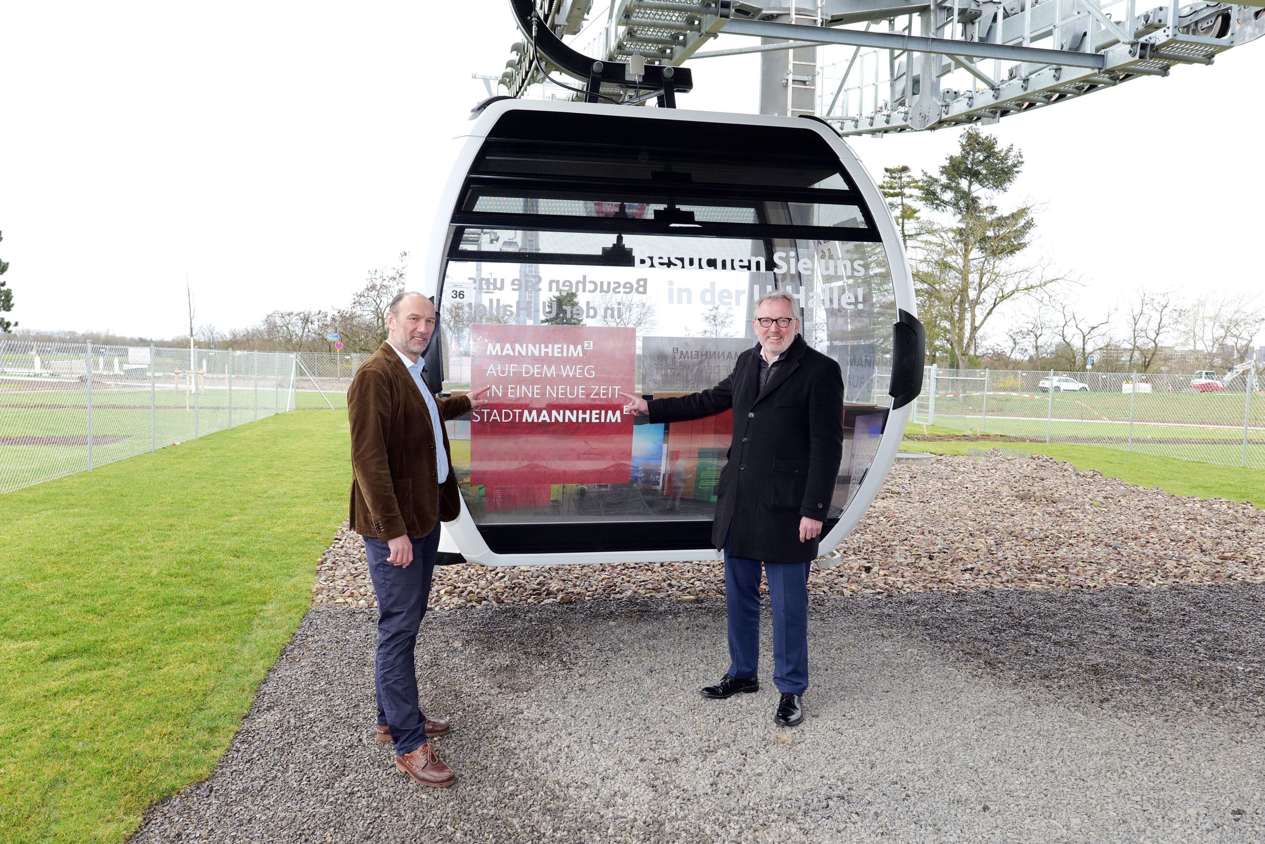 Mannheim Seilbahn-Gondeln laden zum Besuch ein - CityGuide
